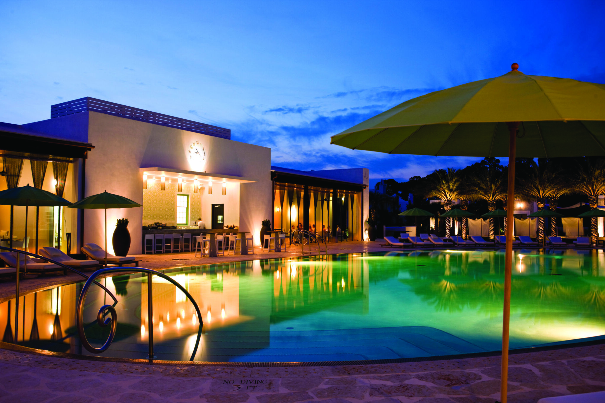 Caliza Pool & Restaurant – Alys Beach