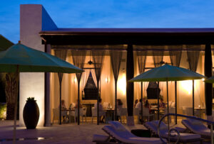 Caliza Pool & Restaurant – Alys Beach