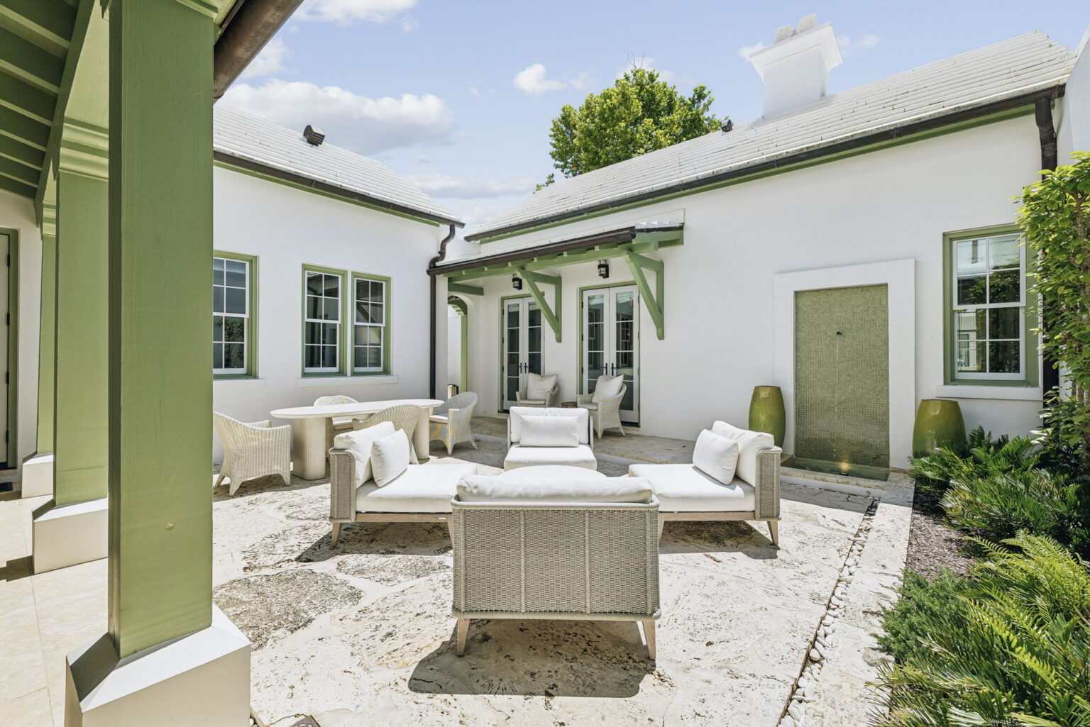 A11-46 North Charles Street – Alys Beach