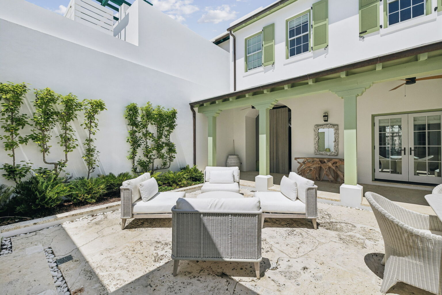 A11-46 North Charles Street – Alys Beach