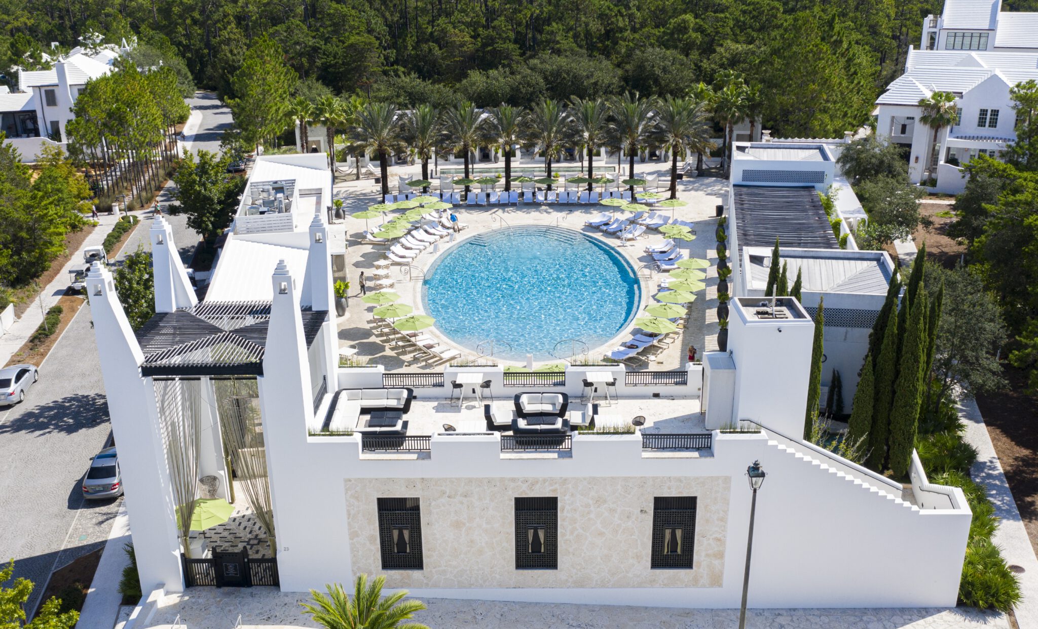 Caliza Pool & Restaurant – Alys Beach